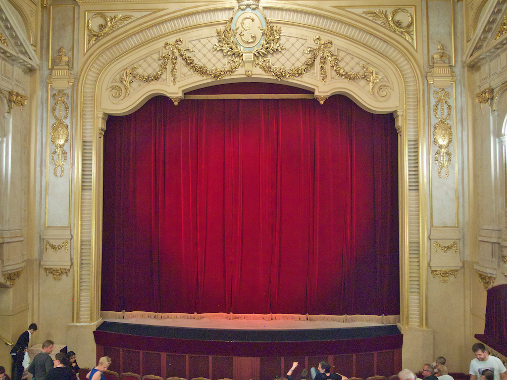 English-language speakers can now enjoy French theater – world itineraries